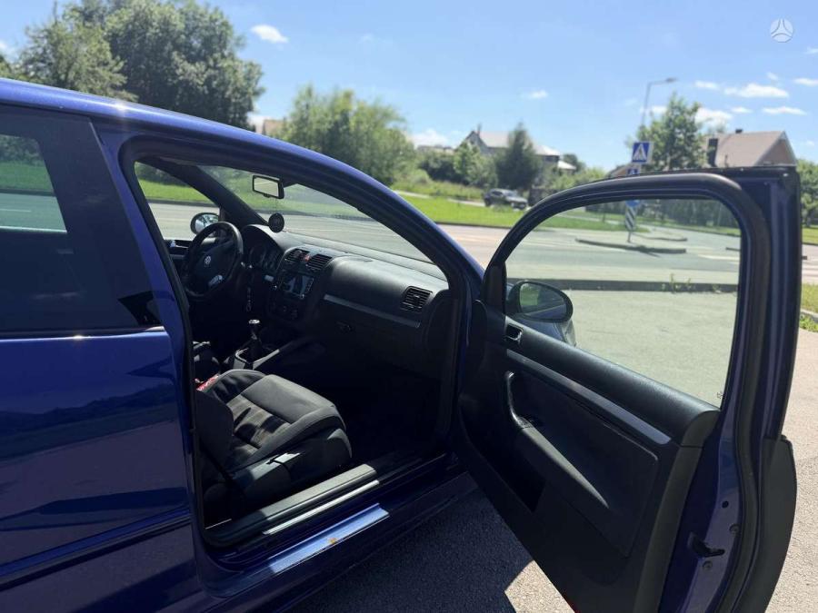Blue Volkswagen Golf 2007 in Vilnius, with an engine capacity of 1.98 L and mileage of 330 thousand km for 3350 €, photo 9 on AUTOMOTO.COM.LV