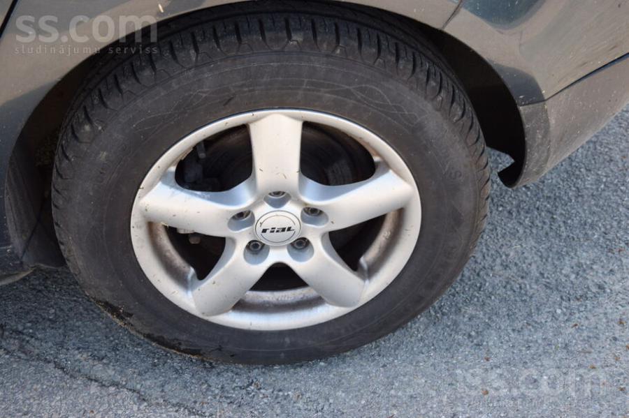 Zils Volkswagen Golf 2007 Rīga, ar dzinēja tilpumu 2.00 L un nobraukumu 210 tūkst. km par 2000 €, foto 14 vietnē AUTOMOTO.COM.LV