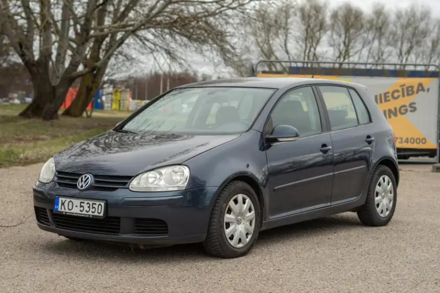 Zils Volkswagen Golf 2007 Liepāja, ar dzinēja tilpumu 1.90 L un nobraukumu 286 tūkst. km par 1900 €, foto 1 vietnē AUTOMOTO.COM.LV