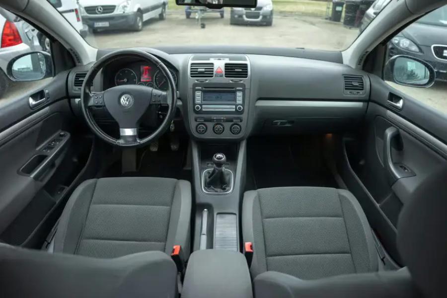 Zils Volkswagen Golf 2007 Liepāja, ar dzinēja tilpumu 1.90 L un nobraukumu 286 tūkst. km par 1900 €, foto 8 vietnē AUTOMOTO.COM.LV