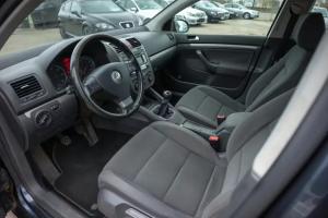 Zils Volkswagen Golf 2007 Liepāja, ar dzinēja tilpumu 1.90 L un nobraukumu 286 tūkst. km par 1900 €, foto 10 vietnē AUTOMOTO.COM.LV