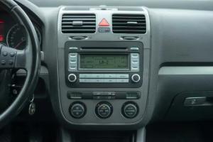 Zils Volkswagen Golf 2007 Liepāja, ar dzinēja tilpumu 1.90 L un nobraukumu 286 tūkst. km par 1900 €, foto 18 vietnē AUTOMOTO.COM.LV