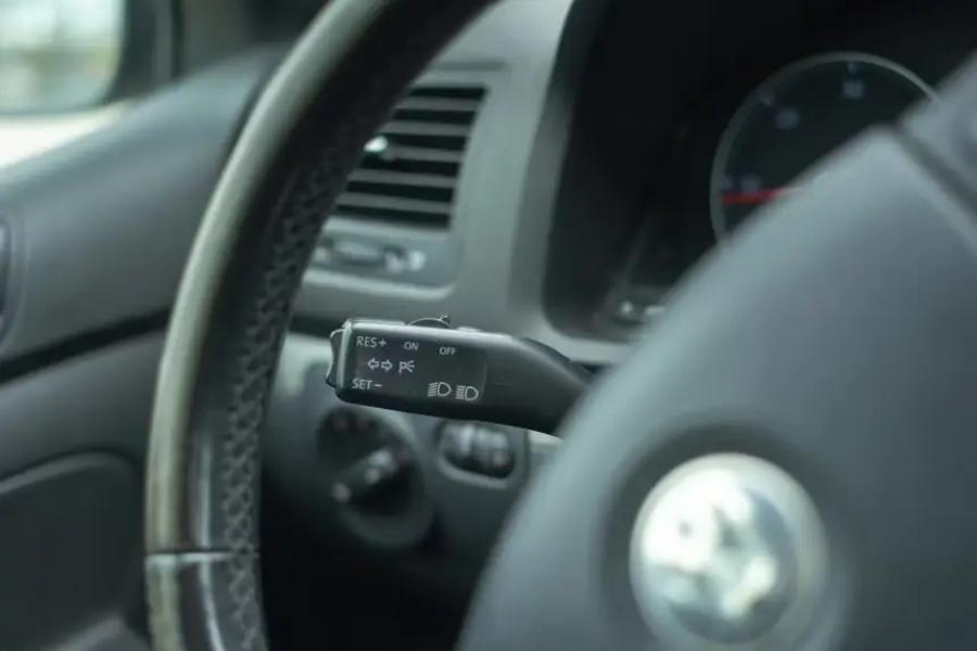 Zils Volkswagen Golf 2007 Liepāja, ar dzinēja tilpumu 1.90 L un nobraukumu 286 tūkst. km par 1900 €, foto 21 vietnē AUTOMOTO.COM.LV