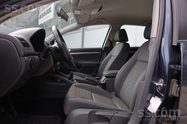 Zils Volkswagen Golf 2007 Rīga, ar dzinēja tilpumu 2.00 L un nobraukumu 0 tūkst. km par 2495 €, foto 8 vietnē AUTOMOTO.COM.LV