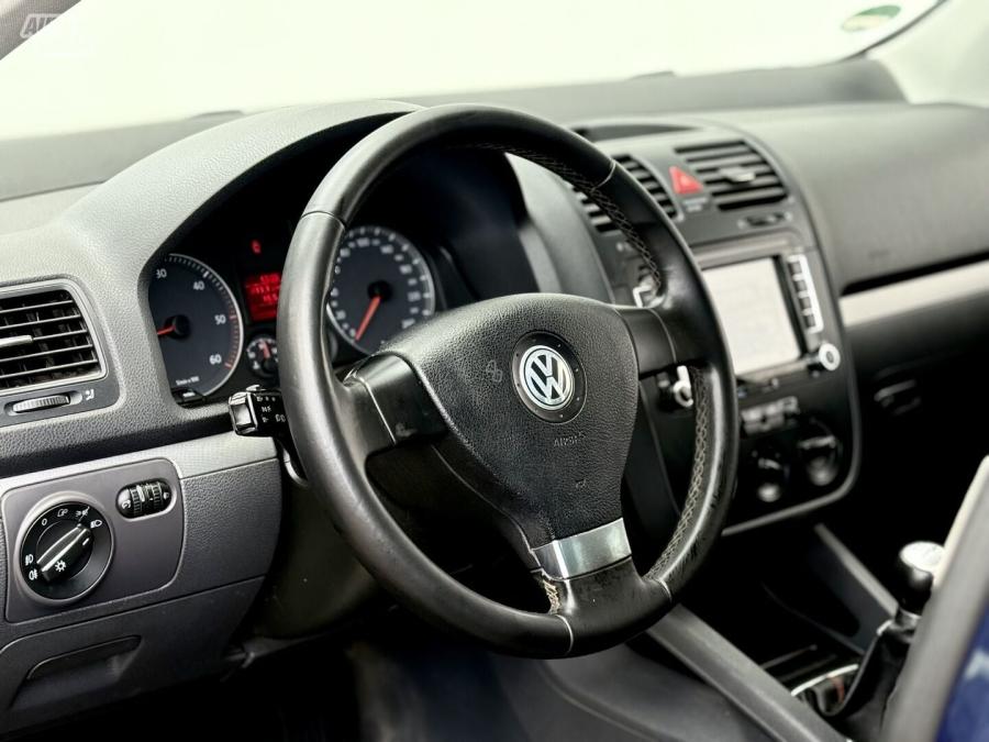 Zils Volkswagen Golf 2007 Kauņa, ar dzinēja tilpumu 1.90 L un nobraukumu 290 tūkst. km par 2500 €, foto 10 vietnē AUTOMOTO.COM.LV