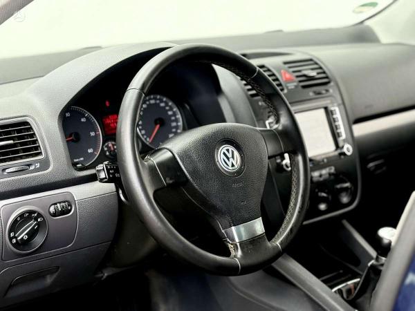 Blue Volkswagen Golf 2007 in Kaunas, with an engine capacity of 1.90 L and mileage of 290 thousand km for 2500 €, photo 9 on AUTOMOTO.COM.LV