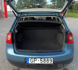 Blue Volkswagen Golf 2007 in Riga, with an engine capacity of 1.40 L and mileage of 204 thousand km for 1899 €, photo 8 on AUTOMOTO.COM.LV