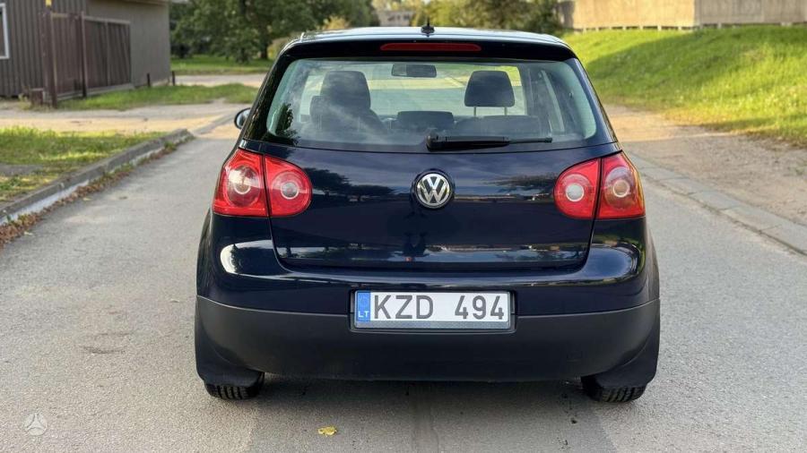 Blue Volkswagen Golf 2007 in Telschi, with an engine capacity of 1.90 L and mileage of 325 thousand km for 1850 €, photo 7 on AUTOMOTO.COM.LV