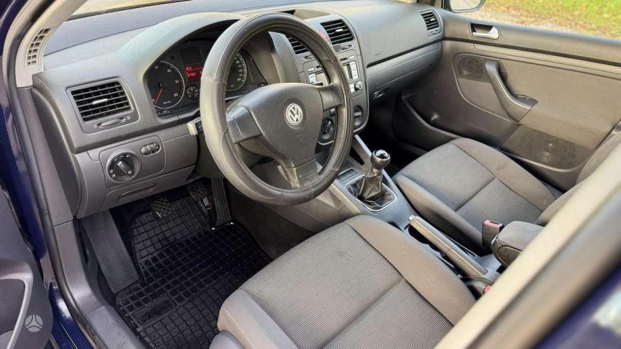 Blue Volkswagen Golf 2007 in Telschi, with an engine capacity of 1.90 L and mileage of 325 thousand km for 1850 €, photo 10 on AUTOMOTO.COM.LV
