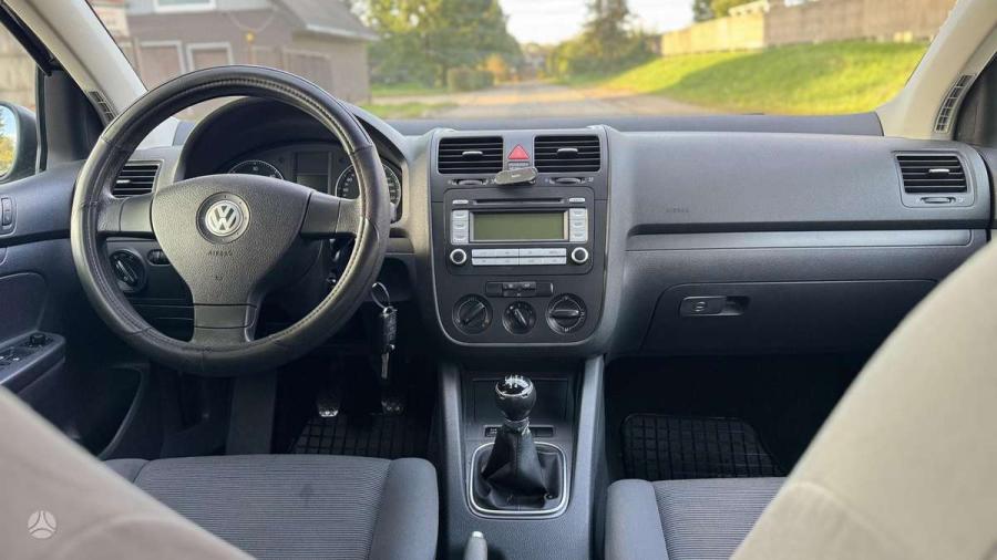 Blue Volkswagen Golf 2007 in Telschi, with an engine capacity of 1.90 L and mileage of 325 thousand km for 1850 €, photo 12 on AUTOMOTO.COM.LV