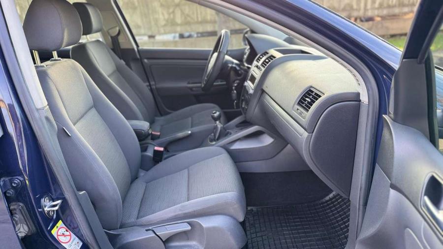 Blue Volkswagen Golf 2007 in Telschi, with an engine capacity of 1.90 L and mileage of 325 thousand km for 1850 €, photo 14 on AUTOMOTO.COM.LV