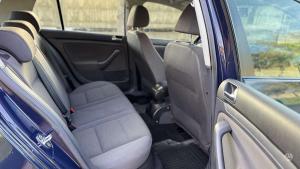 Blue Volkswagen Golf 2007 in Telschi, with an engine capacity of 1.90 L and mileage of 325 thousand km for 1850 €, photo 15 on AUTOMOTO.COM.LV