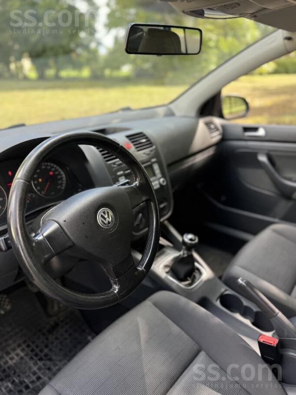 Volkswagen Golf 2007 in Kuldiga on AUTOMOTO.COM.LV Blue Volkswagen Golf 2007 in Kuldiga, with an engine capacity of 1.40 L and mileage of 177 thousand km for 1450 €, photo 9 on AUTOMOTO.COM.LV