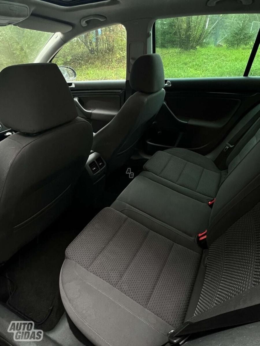 Blue Volkswagen Golf 2007 in Vilnius, with an engine capacity of 1.40 L and mileage of 272 thousand km for 1200 €, photo 12 on AUTOMOTO.COM.LV