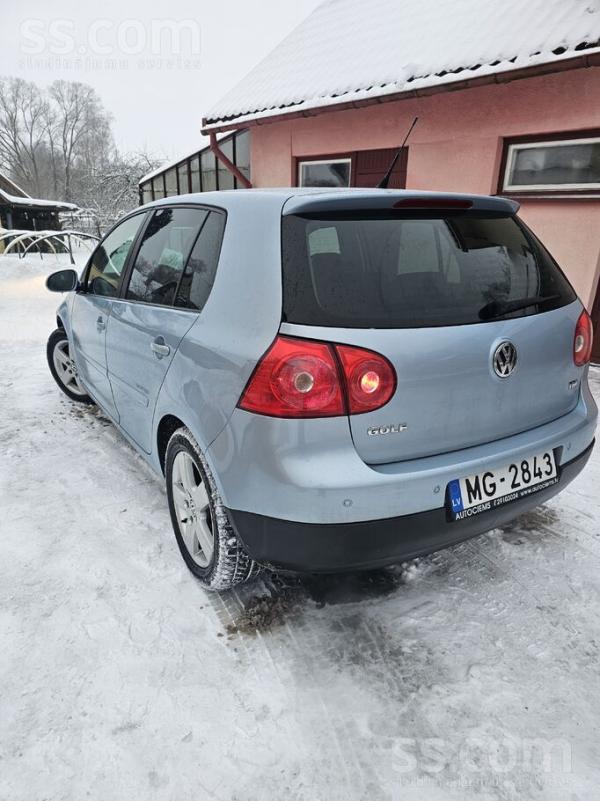 Blue Volkswagen Golf 2008 in Ogre, with an engine capacity of 1.90 L and mileage of 262 thousand km for 2950 €, photo 6 on AUTOMOTO.COM.LV