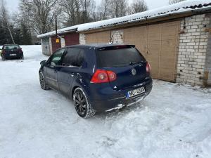 Zils Volkswagen Golf 2008 Rīga, ar dzinēja tilpumu 2.00 L un nobraukumu 294 tūkst. km par 3750 €, foto 4 vietnē AUTOMOTO.COM.LV