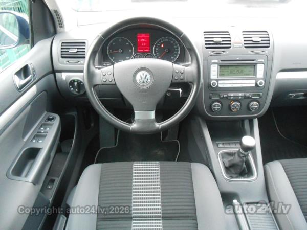 Zils Volkswagen Golf 2008 Viljandi, ar dzinēja tilpumu 2.00 L un nobraukumu 260 tūkst. km par 3990 €, foto 5 vietnē AUTOMOTO.COM.LV