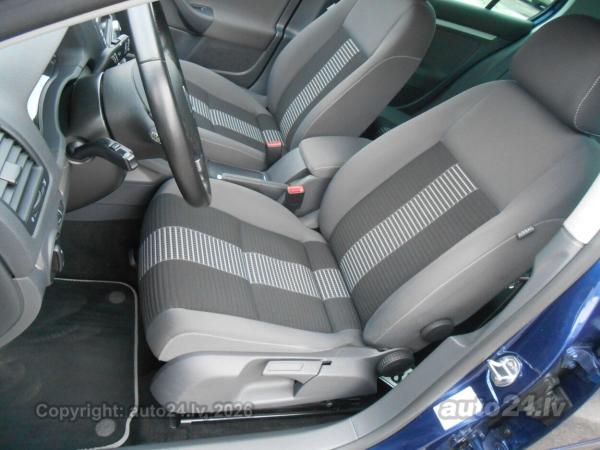 Zils Volkswagen Golf 2008 Viljandi, ar dzinēja tilpumu 2.00 L un nobraukumu 260 tūkst. km par 3990 €, foto 6 vietnē AUTOMOTO.COM.LV