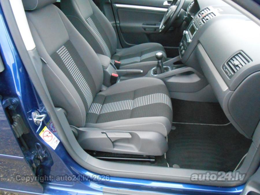 Zils Volkswagen Golf 2008 Viljandi, ar dzinēja tilpumu 2.00 L un nobraukumu 260 tūkst. km par 3990 €, foto 8 vietnē AUTOMOTO.COM.LV