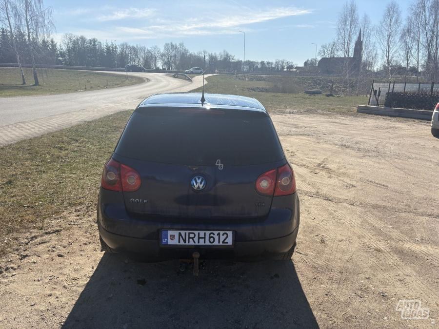Blue Volkswagen Golf 2008 in Kelme, with an engine capacity of 1.90 L and mileage of 539 thousand km for 1050 €, photo 3 on AUTOMOTO.COM.LV