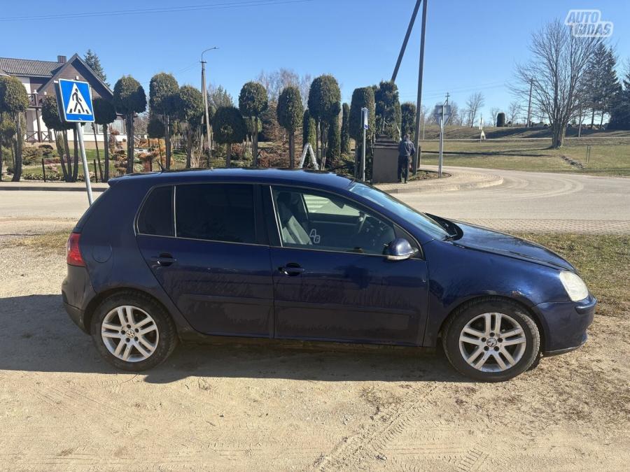 Blue Volkswagen Golf 2008 in Kelme, with an engine capacity of 1.90 L and mileage of 539 thousand km for 1050 €, photo 7 on AUTOMOTO.COM.LV