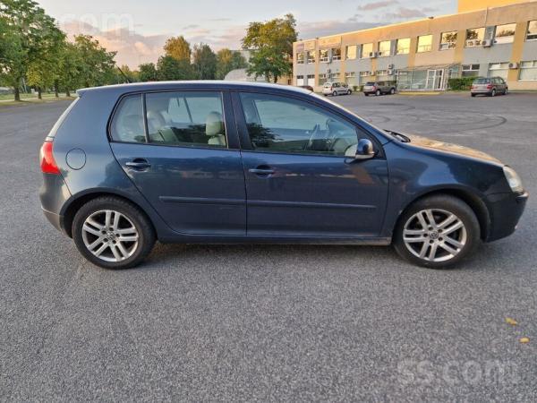 Blue Volkswagen Golf 2008 in Riga, with an engine capacity of 1.90 L and mileage of 265 thousand km for 2100 €, photo 4 on AUTOMOTO.COM.LV