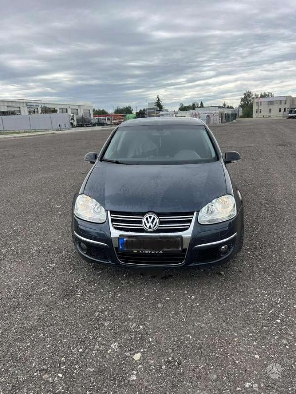 Zils Volkswagen Golf 2008 Viļņa, ar dzinēja tilpumu 2.00 L un nobraukumu 374 tūkst. km par 2200 €, foto 6 vietnē AUTOMOTO.COM.LV