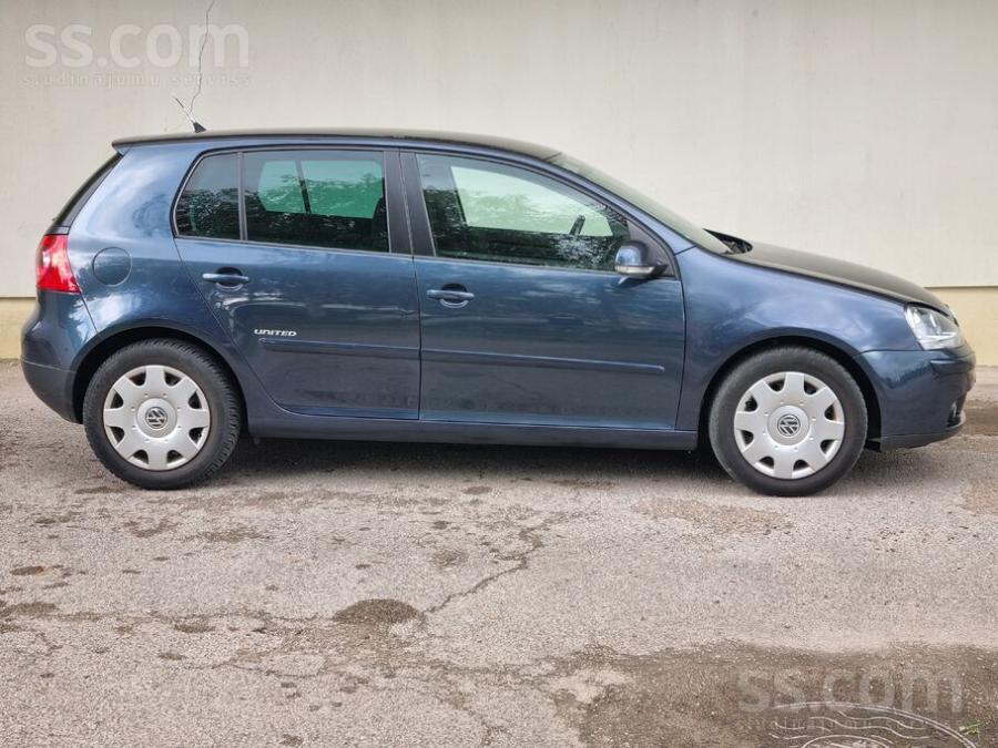 Zils Volkswagen Golf 2008 Ogre, ar dzinēja tilpumu 1.40 L un nobraukumu 260 tūkst. km par 3150 €, foto 5 vietnē AUTOMOTO.COM.LV