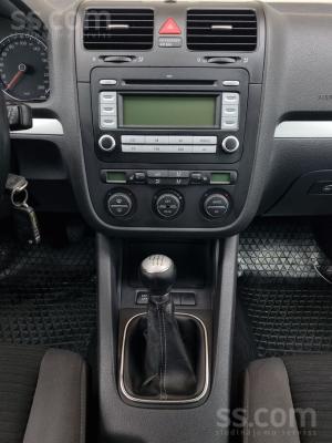 Zils Volkswagen Golf 2008 Ogre, ar dzinēja tilpumu 1.40 L un nobraukumu 260 tūkst. km par 3150 €, foto 15 vietnē AUTOMOTO.COM.LV
