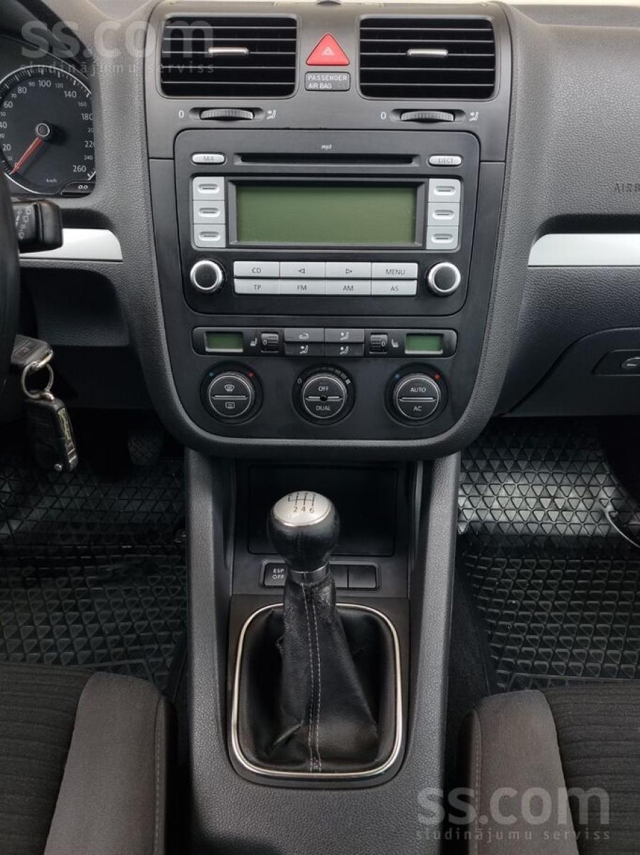 Zils Volkswagen Golf 2008 Ogre, ar dzinēja tilpumu 1.40 L un nobraukumu 260 tūkst. km par 3150 €, foto 15 vietnē AUTOMOTO.COM.LV