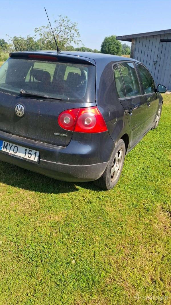 Blue Volkswagen Golf 2008 in Marijampole, with an engine capacity of 1.90 L and mileage of 332 thousand km for 900 €, photo 2 on AUTOMOTO.COM.LV