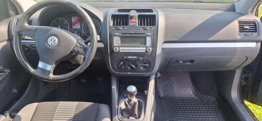 Blue Volkswagen Golf 2008 in Marijampole, with an engine capacity of 1.90 L and mileage of 332 thousand km for 900 €, photo 9 on AUTOMOTO.COM.LV