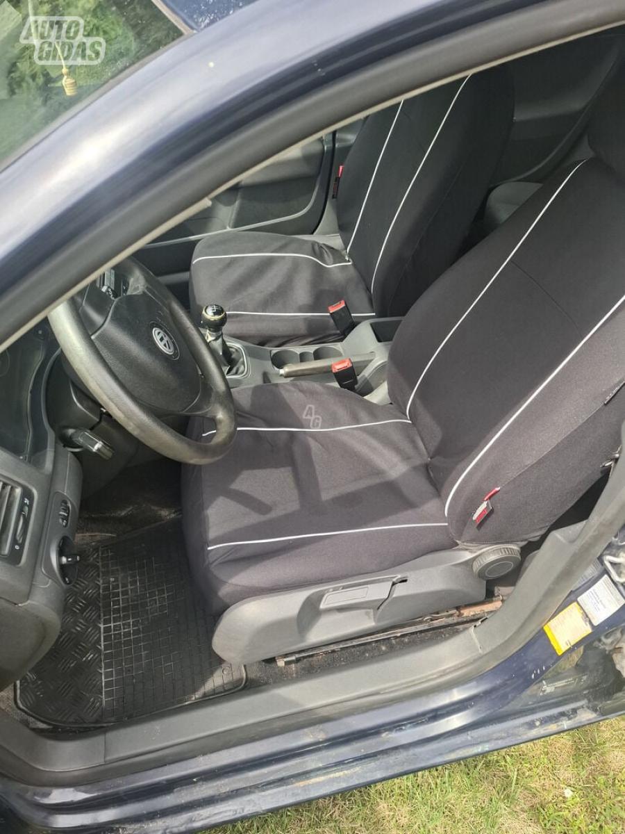 Blue Volkswagen Golf 2008 in Elektrenai, with an engine capacity of 1.90 L and mileage of 412 thousand km for 1000 €, photo 14 on AUTOMOTO.COM.LV