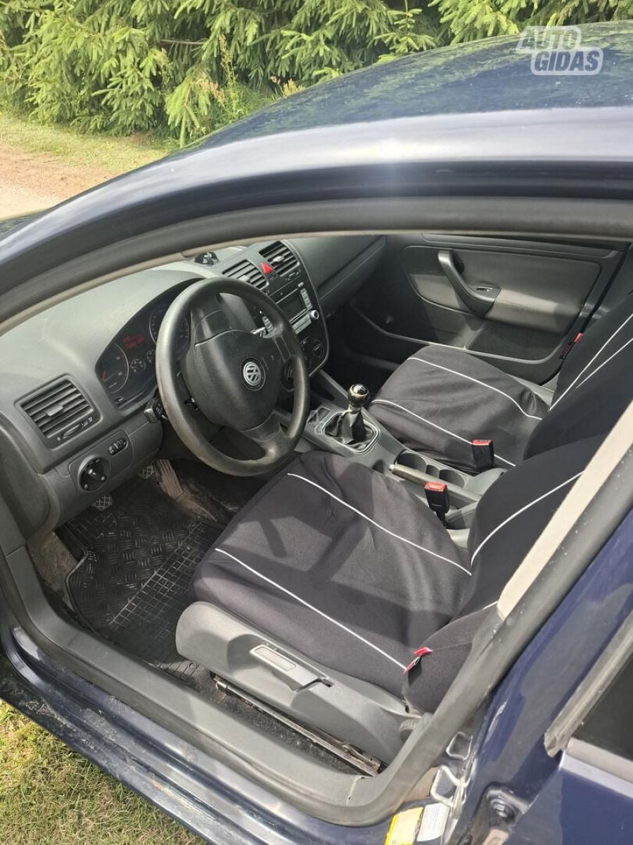 Blue Volkswagen Golf 2008 in Elektrenai, with an engine capacity of 1.90 L and mileage of 412 thousand km for 1000 €, photo 15 on AUTOMOTO.COM.LV