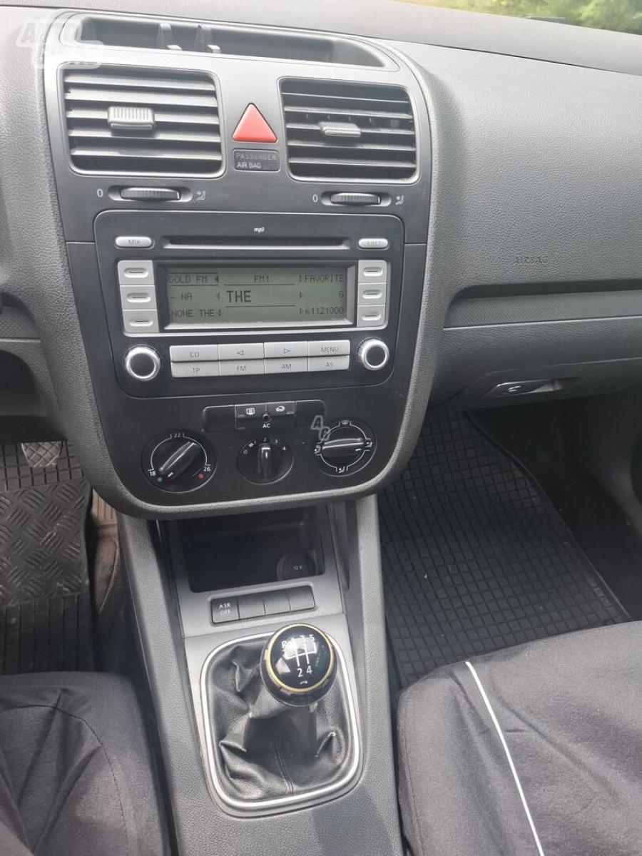 Blue Volkswagen Golf 2008 in Elektrenai, with an engine capacity of 1.90 L and mileage of 412 thousand km for 1000 €, photo 16 on AUTOMOTO.COM.LV