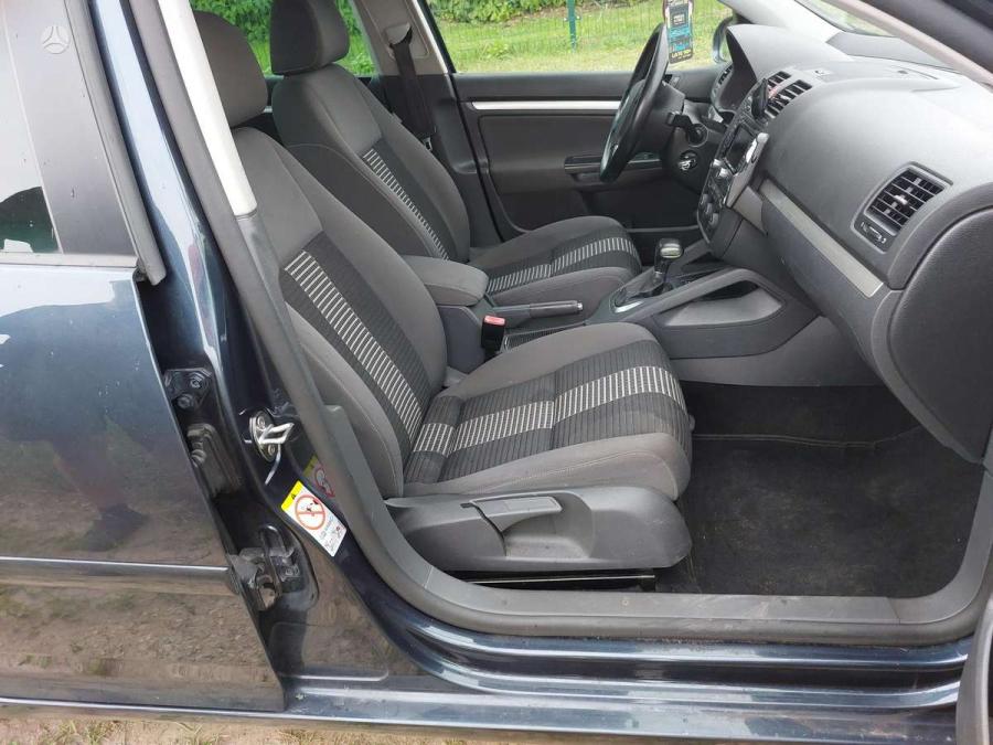 Blue Volkswagen Golf 2008 in Alytus, with an engine capacity of 1.39 L and mileage of 249 thousand km for 3200 €, photo 15 on AUTOMOTO.COM.LV