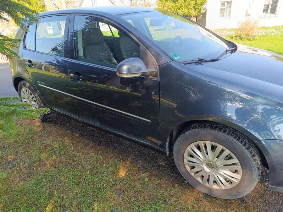 Blue Volkswagen Golf 2008 in Rokiskis, with an engine capacity of 1.60 L and mileage of 192 thousand km for 2100 €, photo 3 on AUTOMOTO.COM.LV