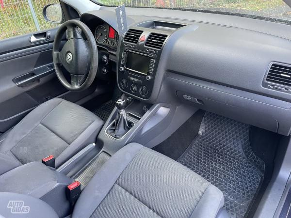 Volkswagen Golf 2008 in Alytus on AUTOMOTO.COM.LV Blue Volkswagen Golf 2008 in Alytus, with an engine capacity of 1.90 L and mileage of 363 thousand km for 800 €, photo 9 on AUTOMOTO.COM.LV