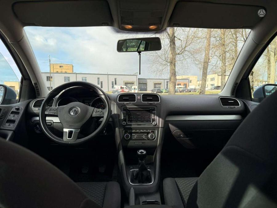 Zils Volkswagen Golf 2009 Viļņa, ar dzinēja tilpumu 1.60 L un nobraukumu 259 tūkst. km par 3800 €, foto 5 vietnē AUTOMOTO.COM.LV