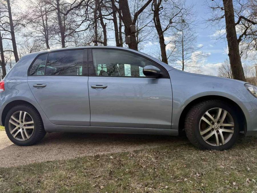 Zils Volkswagen Golf 2009 Viļņa, ar dzinēja tilpumu 1.60 L un nobraukumu 259 tūkst. km par 3800 €, foto 17 vietnē AUTOMOTO.COM.LV