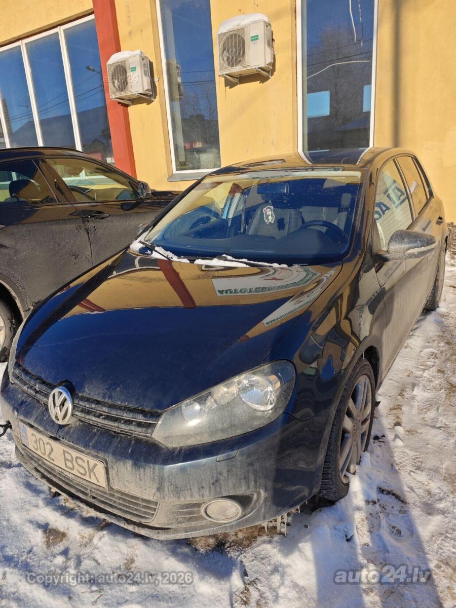 Zils Volkswagen Golf 2009 Tallina, ar dzinēja tilpumu 1.40 L un nobraukumu 199 tūkst. km par 2300 €, foto 3 vietnē AUTOMOTO.COM.LV