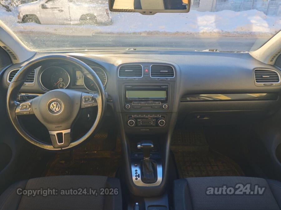 Zils Volkswagen Golf 2009 Tallina, ar dzinēja tilpumu 1.40 L un nobraukumu 199 tūkst. km par 2300 €, foto 6 vietnē AUTOMOTO.COM.LV