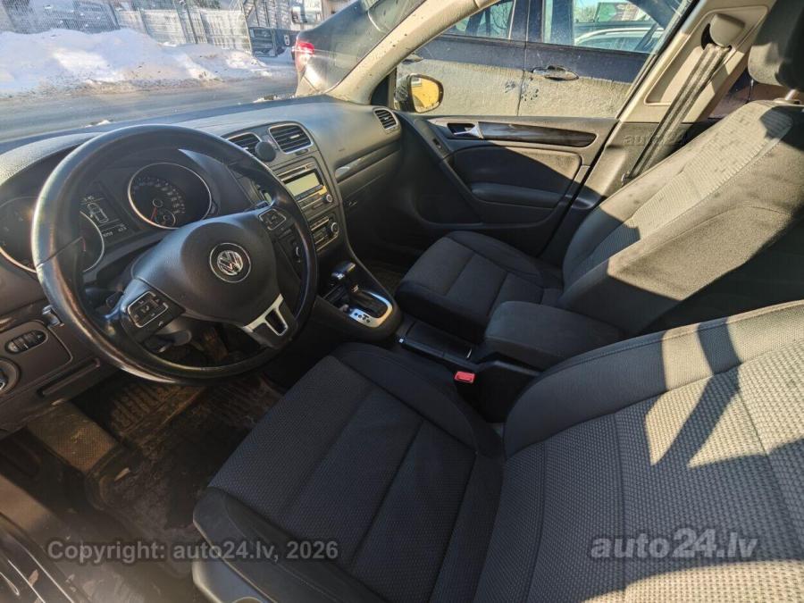 Zils Volkswagen Golf 2009 Tallina, ar dzinēja tilpumu 1.40 L un nobraukumu 199 tūkst. km par 2300 €, foto 7 vietnē AUTOMOTO.COM.LV