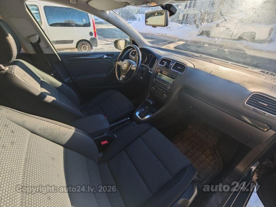 Zils Volkswagen Golf 2009 Tallina, ar dzinēja tilpumu 1.40 L un nobraukumu 199 tūkst. km par 2300 €, foto 8 vietnē AUTOMOTO.COM.LV