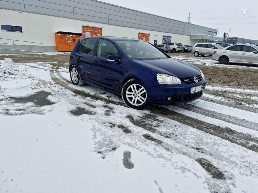 Blue Volkswagen Golf 2009 in Kaunas, with an engine capacity of 1.90 L and mileage of 272 thousand km for 230 €, photo 4 on AUTOMOTO.COM.LV