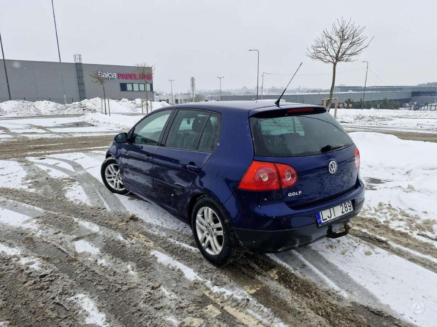 Blue Volkswagen Golf 2009 in Kaunas, with an engine capacity of 1.90 L and mileage of 272 thousand km for 230 €, photo 7 on AUTOMOTO.COM.LV