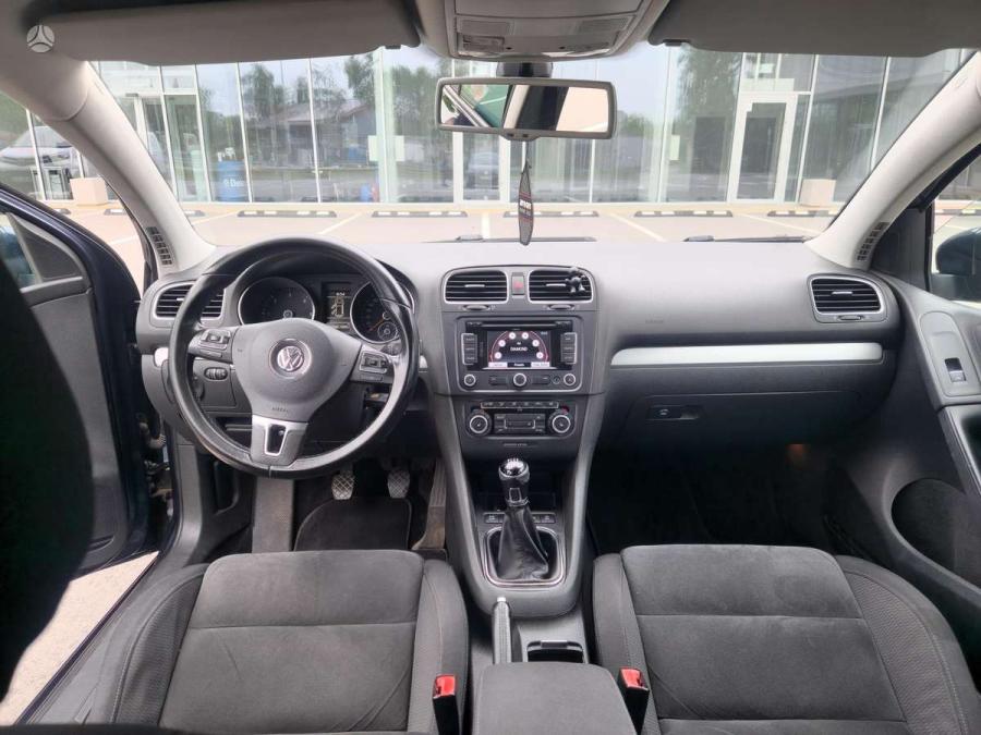 Blue Volkswagen Golf 2009 in Alytus, with an engine capacity of 1.97 L and mileage of 386 thousand km for 3799 €, photo 9 on AUTOMOTO.COM.LV
