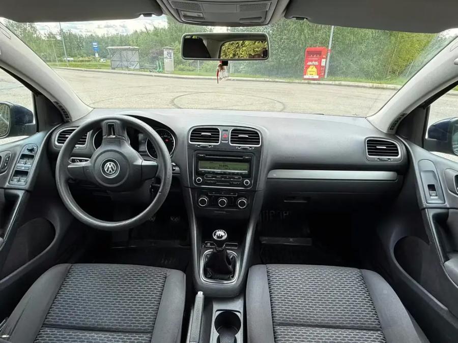 Blue Volkswagen Golf 2009 in Riga, with an engine capacity of 2.00 L and mileage of 268 thousand km for 2900 €, photo 8 on AUTOMOTO.COM.LV
