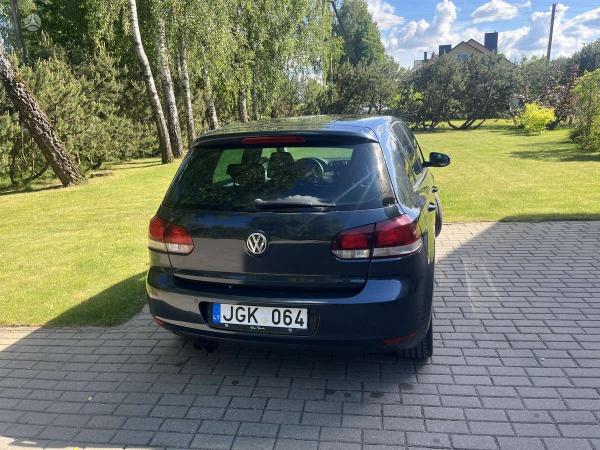 Blue Volkswagen Golf 2009 in Vilnius, with an engine capacity of 1.39 L and mileage of 227 thousand km for 3400 €, photo 2 on AUTOMOTO.COM.LV