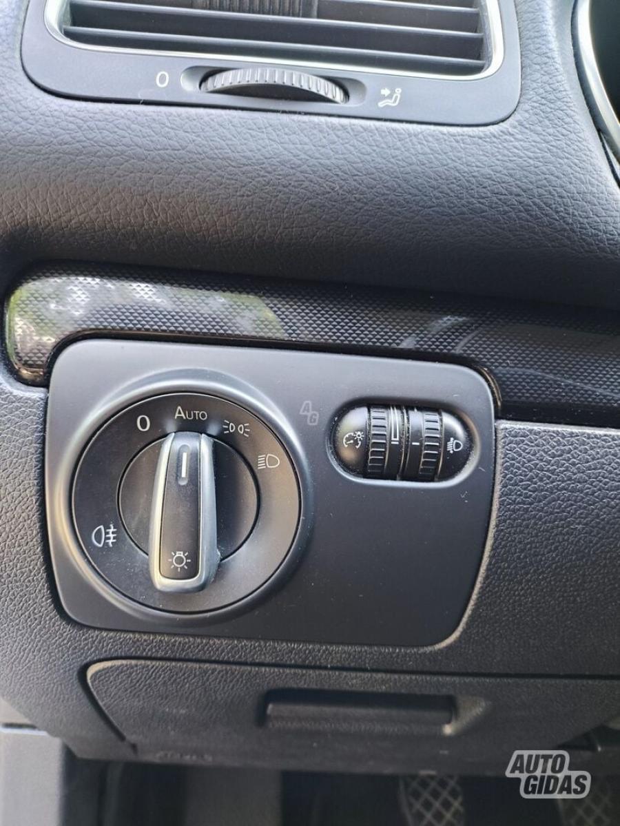 Zils Volkswagen Golf 2009 Kauņa, ar dzinēja tilpumu 2.00 L un nobraukumu 227 tūkst. km par 3200 €, foto 19 vietnē AUTOMOTO.COM.LV